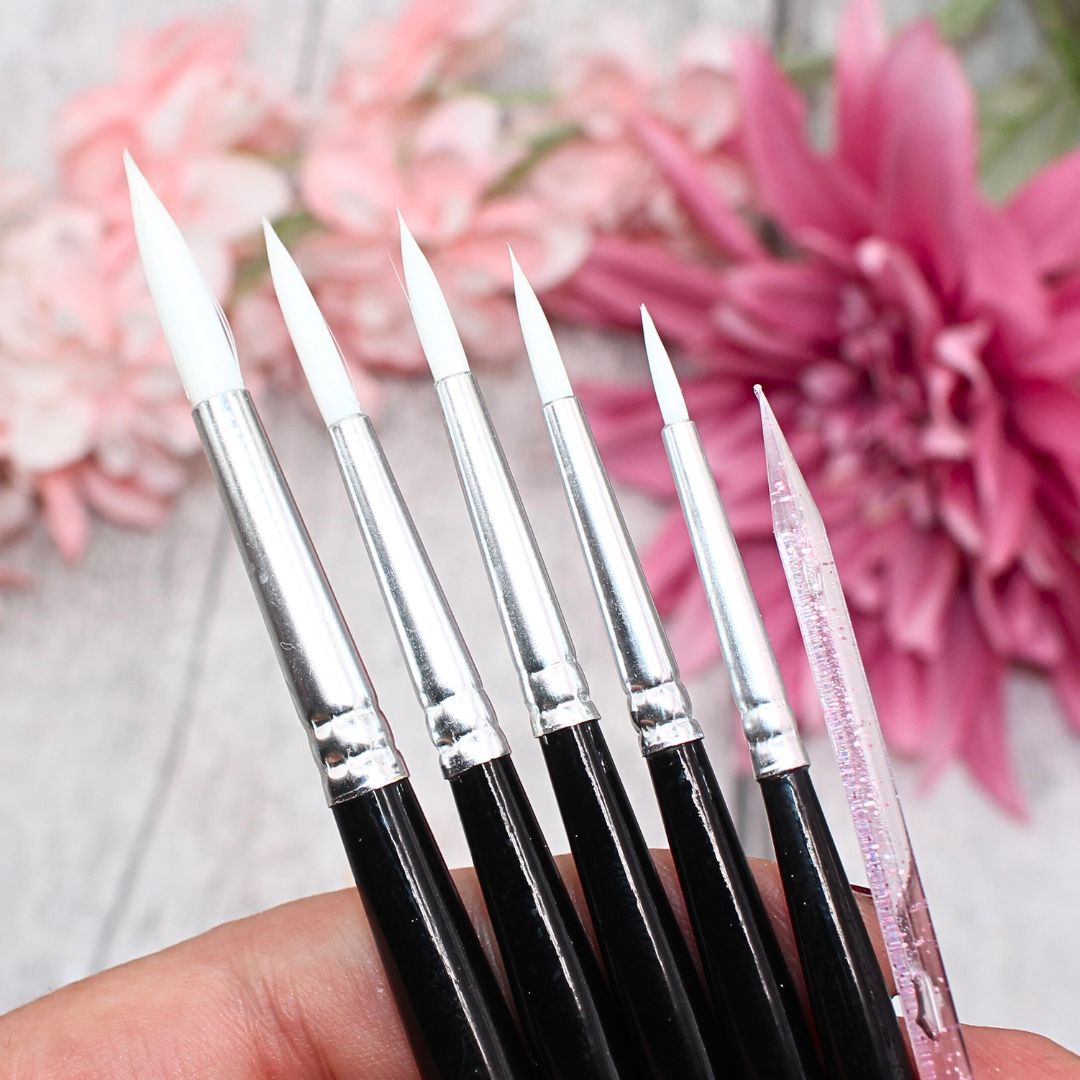 Paint Brushes - Set of 5 including detail stick – LMGiftsbyDee